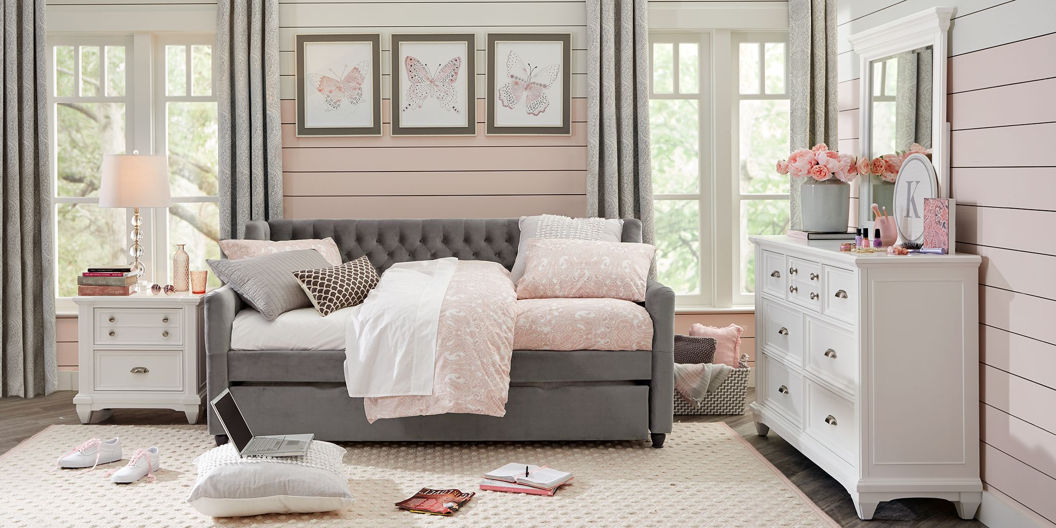 Kids Hilton Head White 5 Pc Bedroom with Alena Upholstered Daybed ...